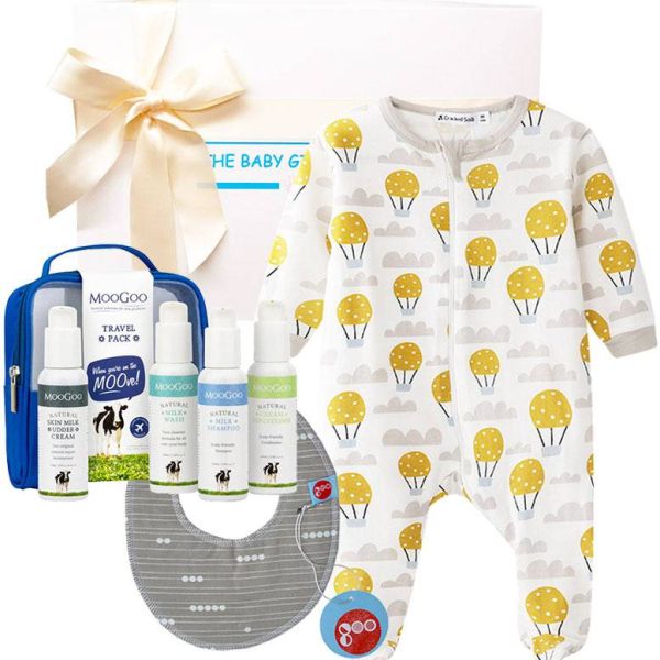 Petit Bebe Gift Box, Baby Neutral Gifts for Newborns